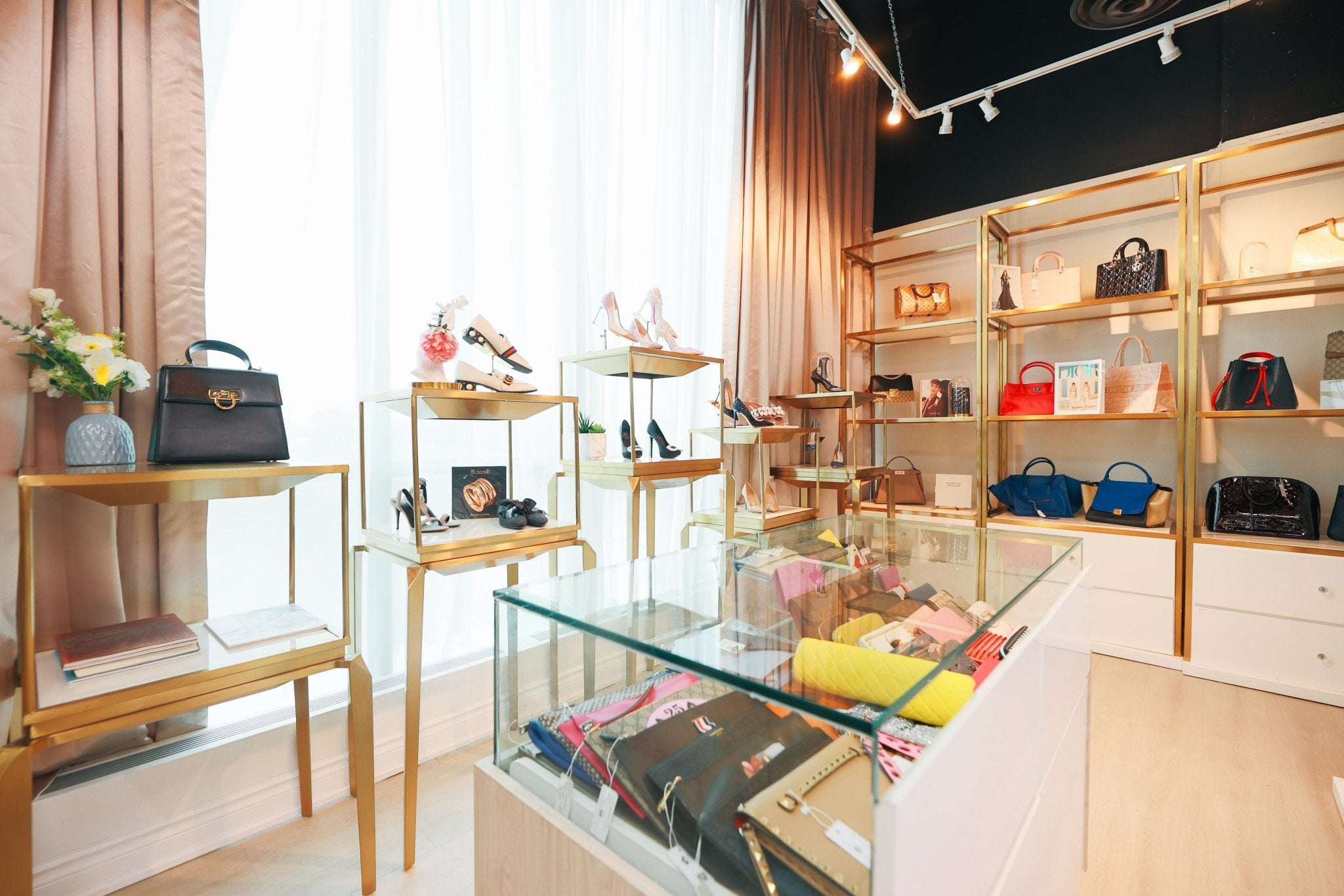 View All | Lafayette Consignment